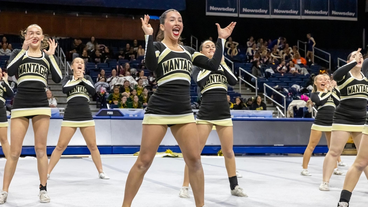Newsday Cheer Fest 2025: Wantagh - Newsday