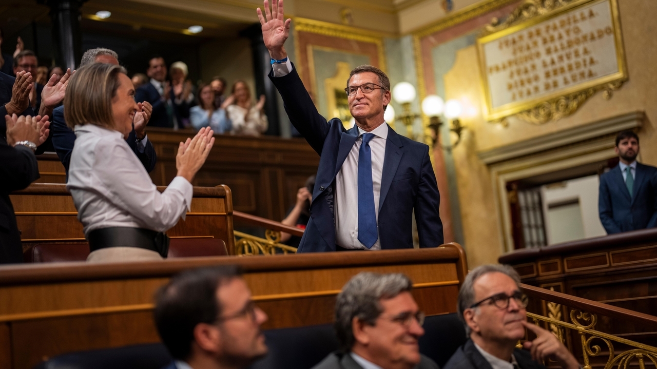 Leader of Spain's conservative tries to form government and slams ...
