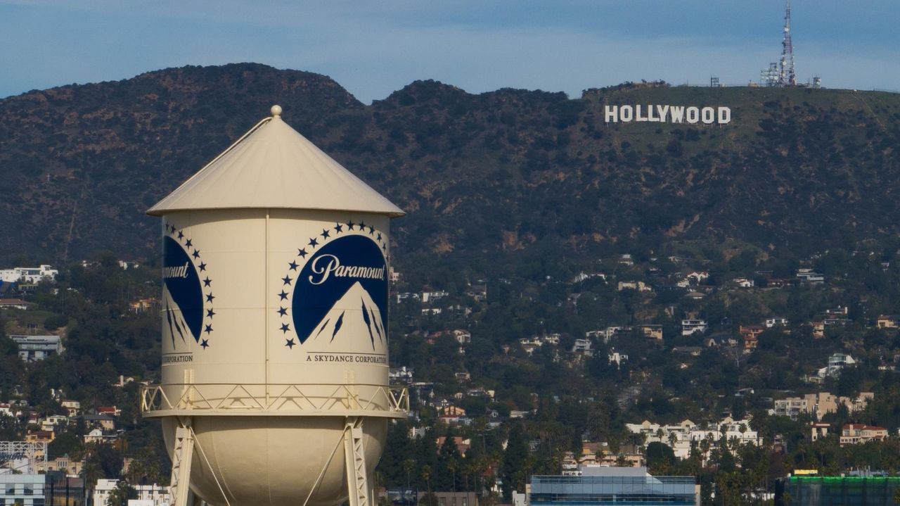 Netflix and Paramount are fighting over Warner Bros. Discovery. Here's ...