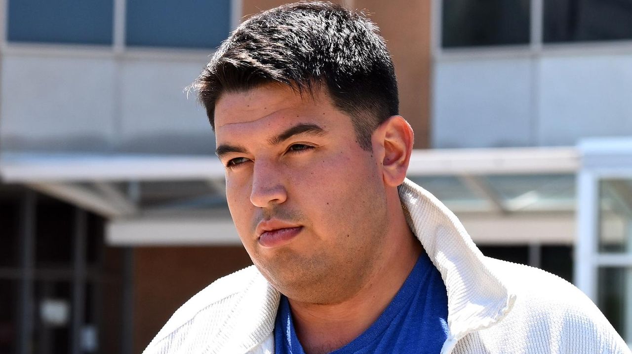 Kyle Bradbury, former soccer coach in Dix Hills, charged with sending ...