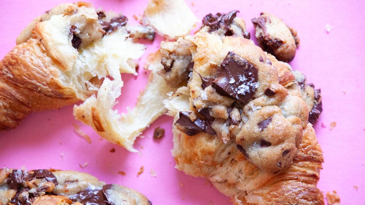 Cookie-stuffed croissants are a craze at Long Island bakeries - Newsday