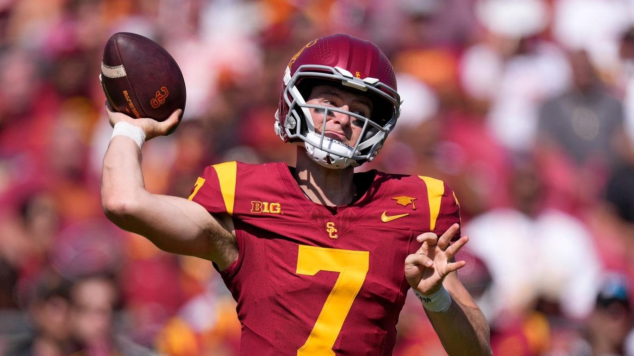 No. 11 USC takes momentum on road to Minnesota after 2nd half surge ...