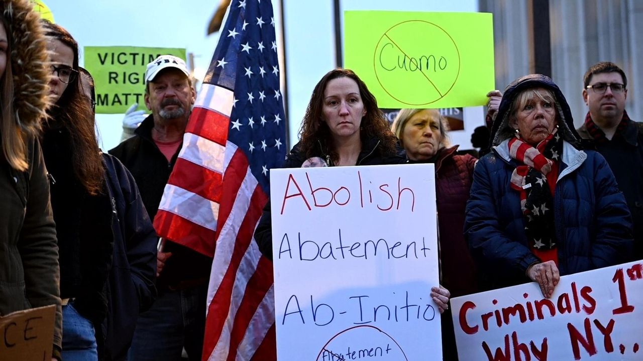 Victims' loved ones rally against bail reform - Newsday