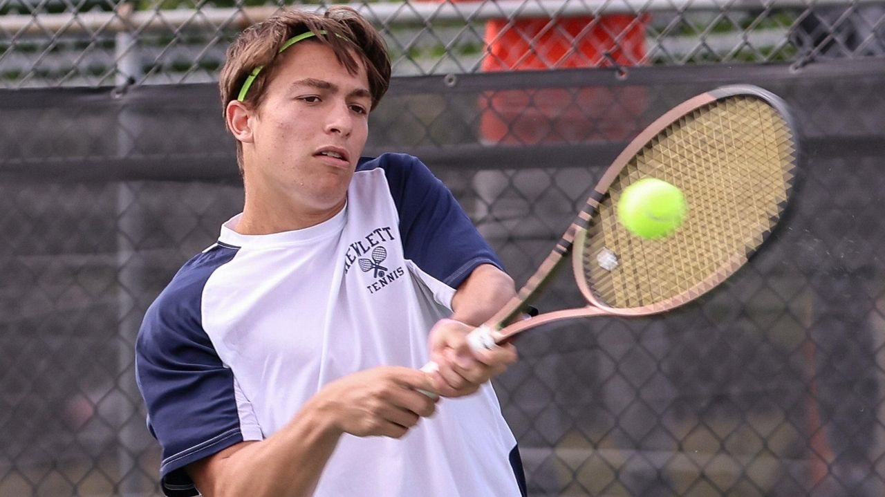 Photos: Hewlett-Roslyn boys tennis - Newsday