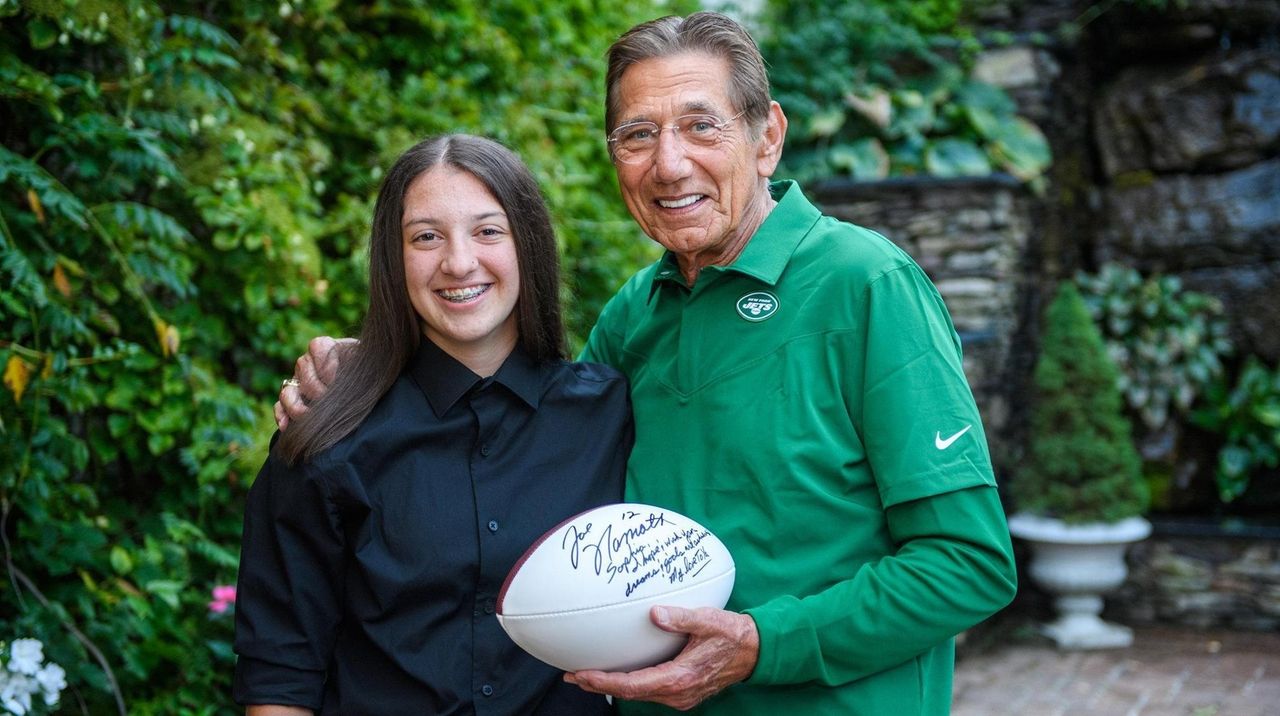 Mepham's Sofia LaSpina receives praise from Jets great Joe Namath - Newsday
