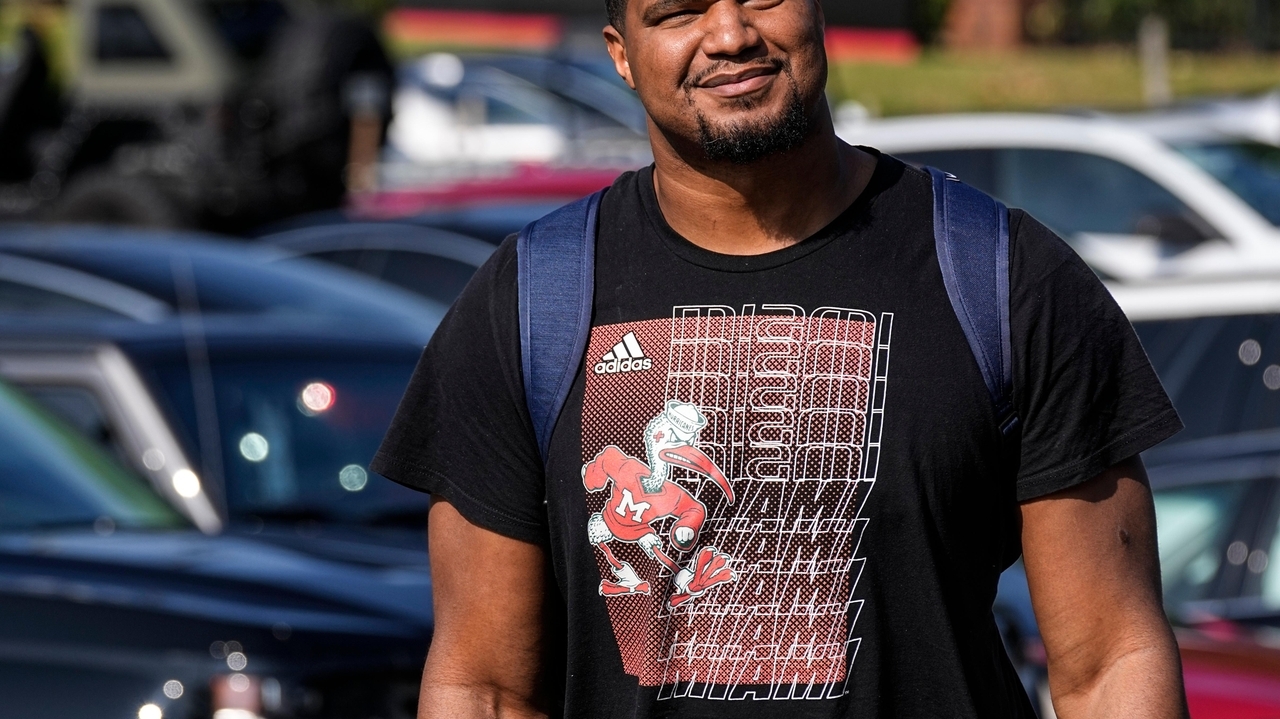 Falcons re-sign tight end McCole Pruitt, adding more depth to strong ...