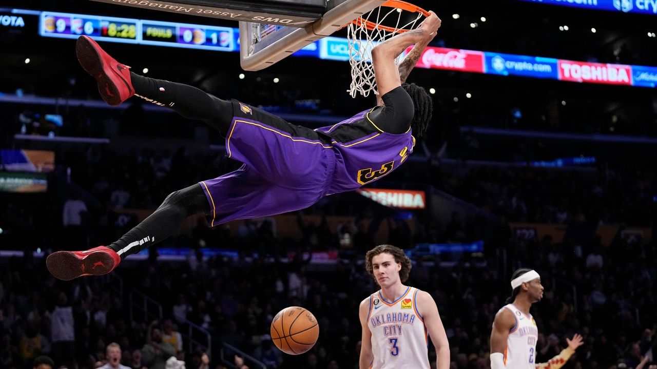 Anthony Davis scores 37, Lakers hold off Thunder 116-111 - Newsday