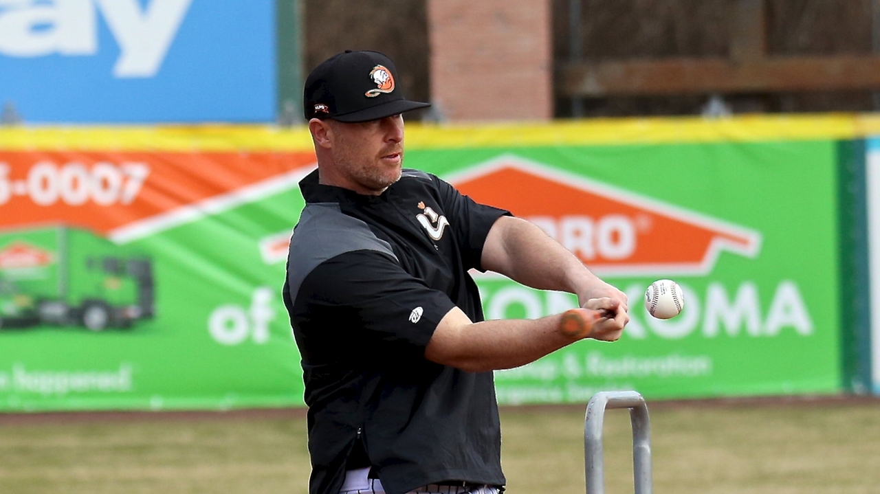 Ducks' Ford, 45, still enjoys playing - Newsday