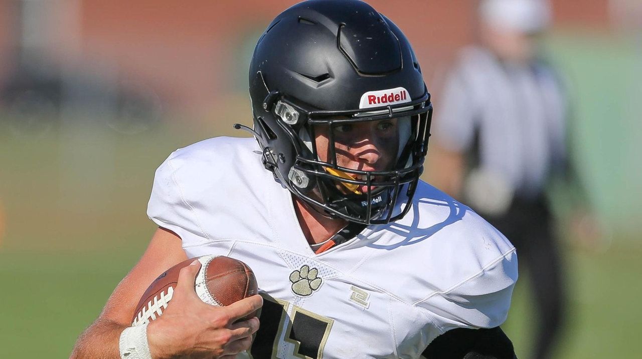 Matthew McGurk, big plays lead Commack to win over Brentwood - Newsday