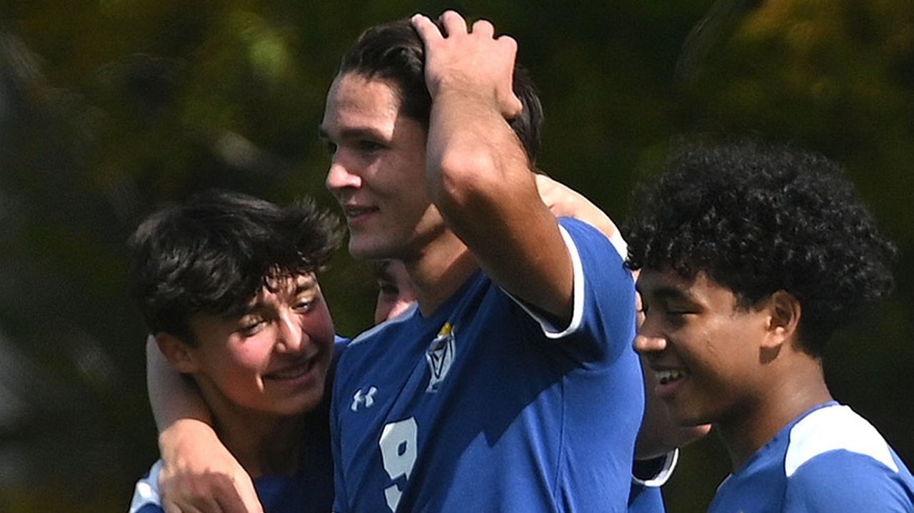 Terence Allen's three goals power Kellenberg past Barrington of Rhode ...