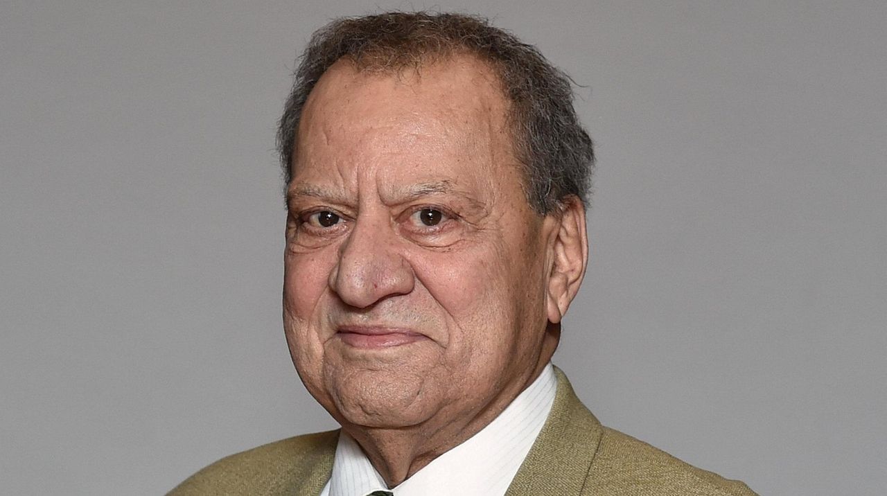 Suffolk lawmaker Tom Muratore dies at 75 - Newsday