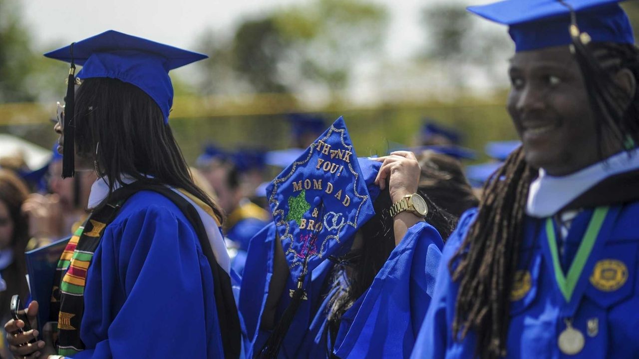 Dowling College 2013 commencement - Newsday