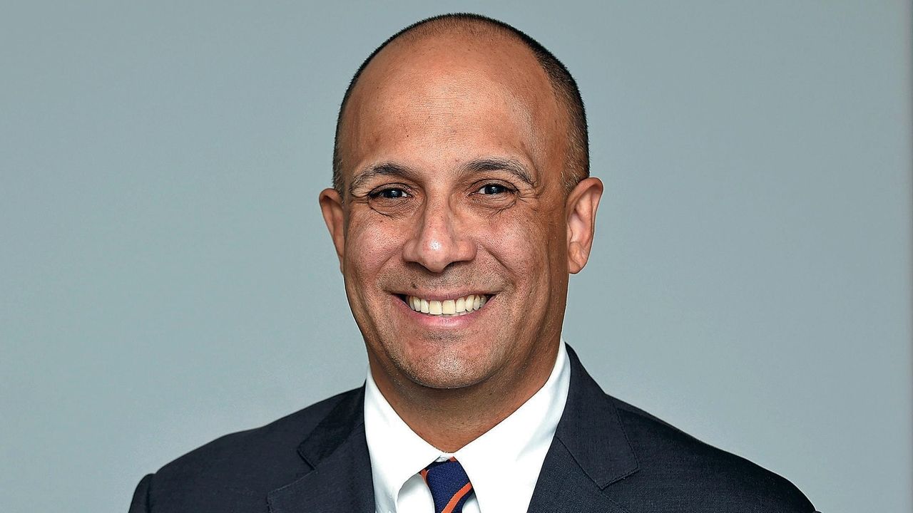 Kathy Hochul tries to rally support for embattled chief judge pick from ...