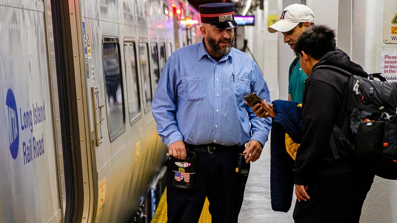 Latest updates: LIRR service resumes after strike - Newsday
