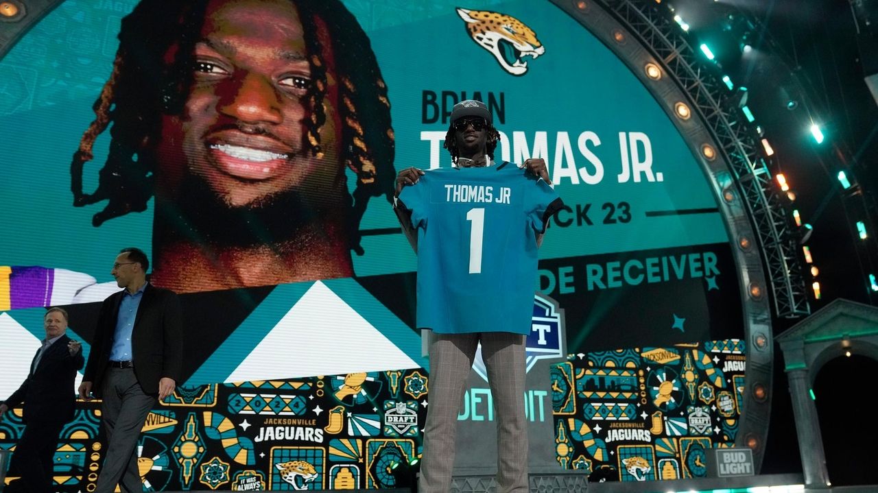 Jaguars select LSU WR Brian Thomas Jr. in the NFL draft, giving QB ...