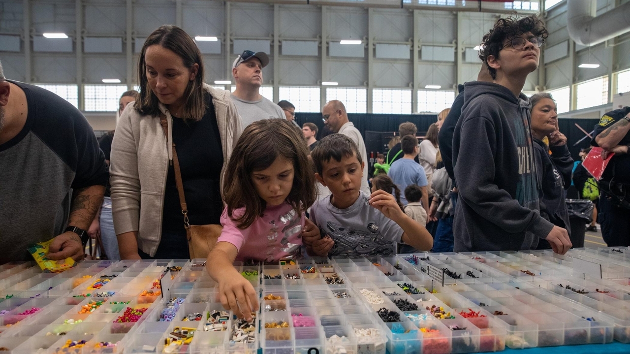 Lego convention in Brentwood features Taylor Swift, other creations ...