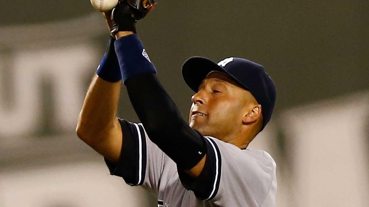 Derek Jeter OK despite muscle spasm, provides spark at plate - Newsday