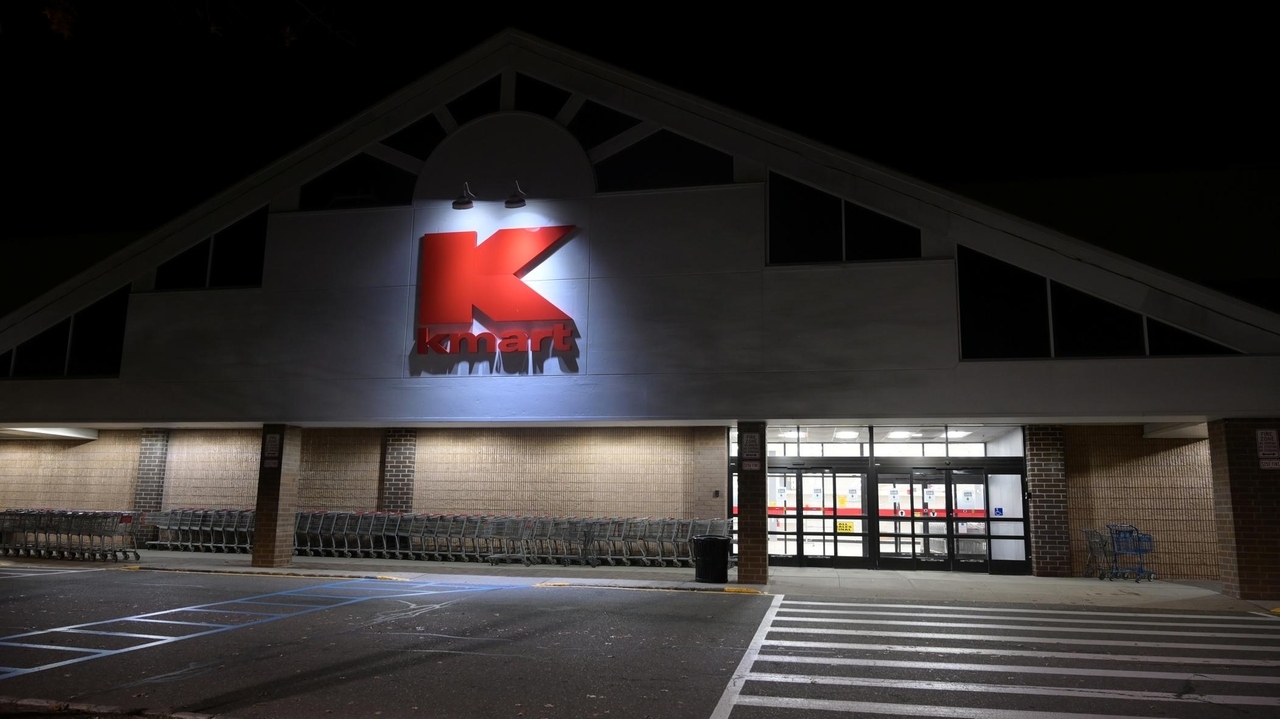Bridgehampton Kmart, last full-size store in chain in U.S., closes for ...