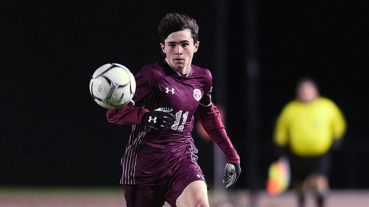 Finn Connolly gets bounce and boots Garden City to Nassau Class A crown ...