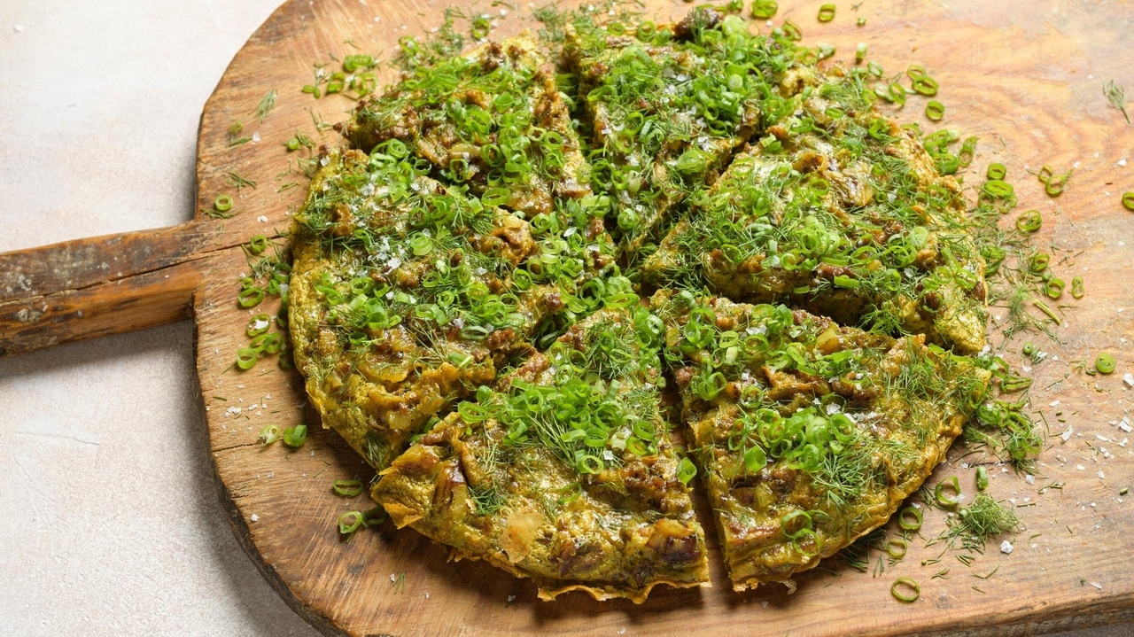 A trio of warming spices makes this beefy Egyptian omelet dinner-worthy ...