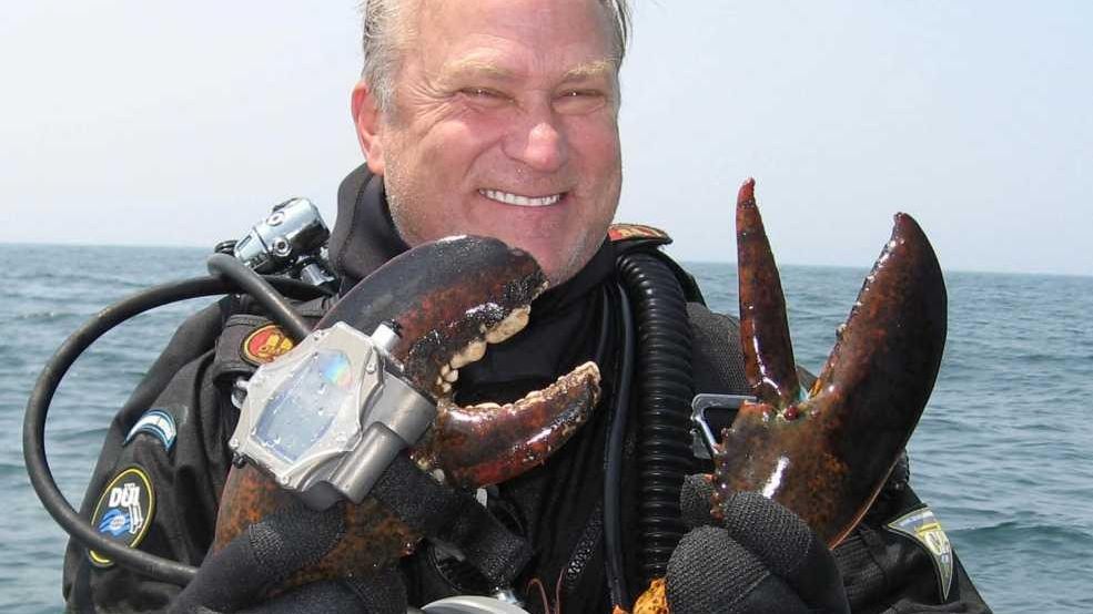 Dive expert suffers decompression sickness - Newsday