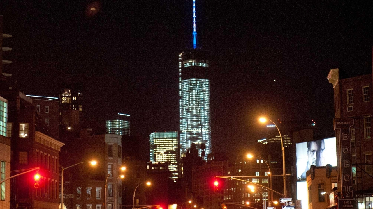 World Trade Center lights mark new skyline - Newsday