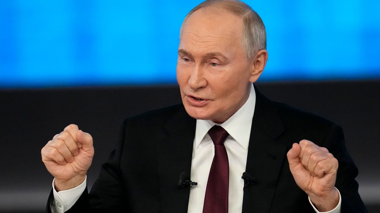 Russia's central bank holds off on interest rate hike amid friction ...