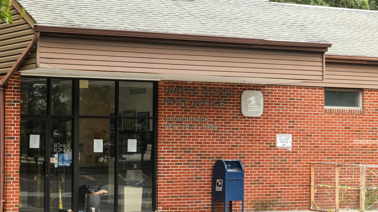 Signs of life for shuttered U.S. Post Office in Sound Beach - Newsday