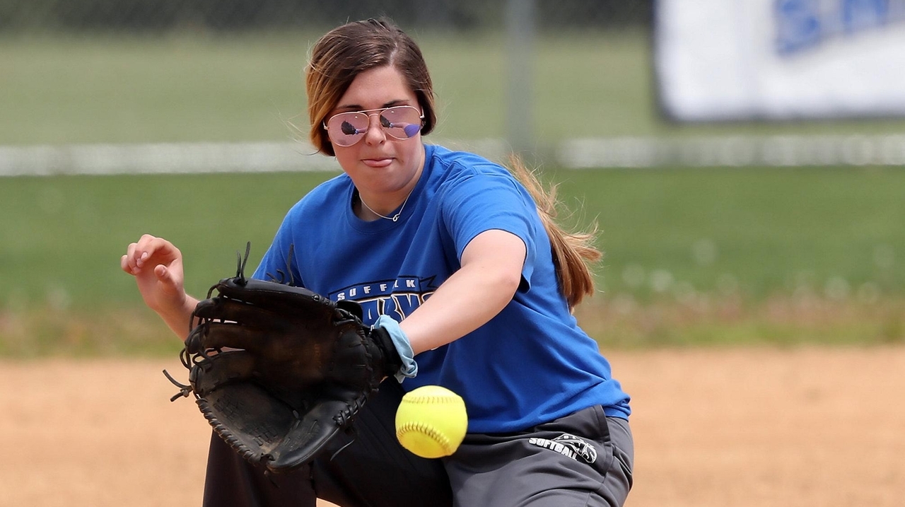 Suffolk CCC softball sets sights on World Series - Newsday