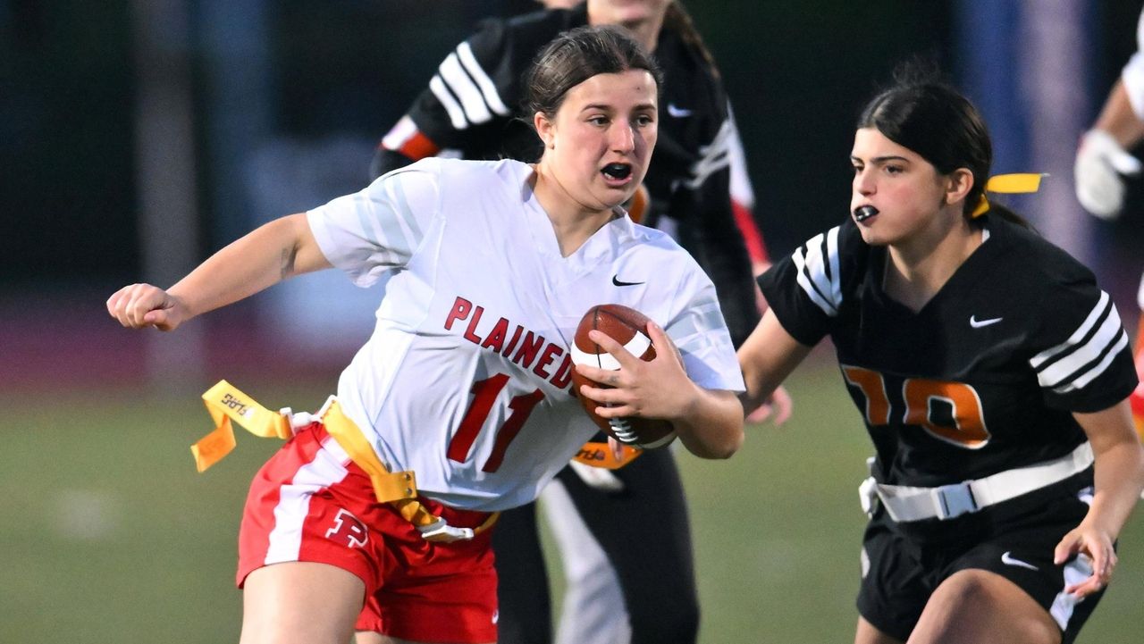 Plainedge's Faranda helps snatch Nassau flag football title - Newsday