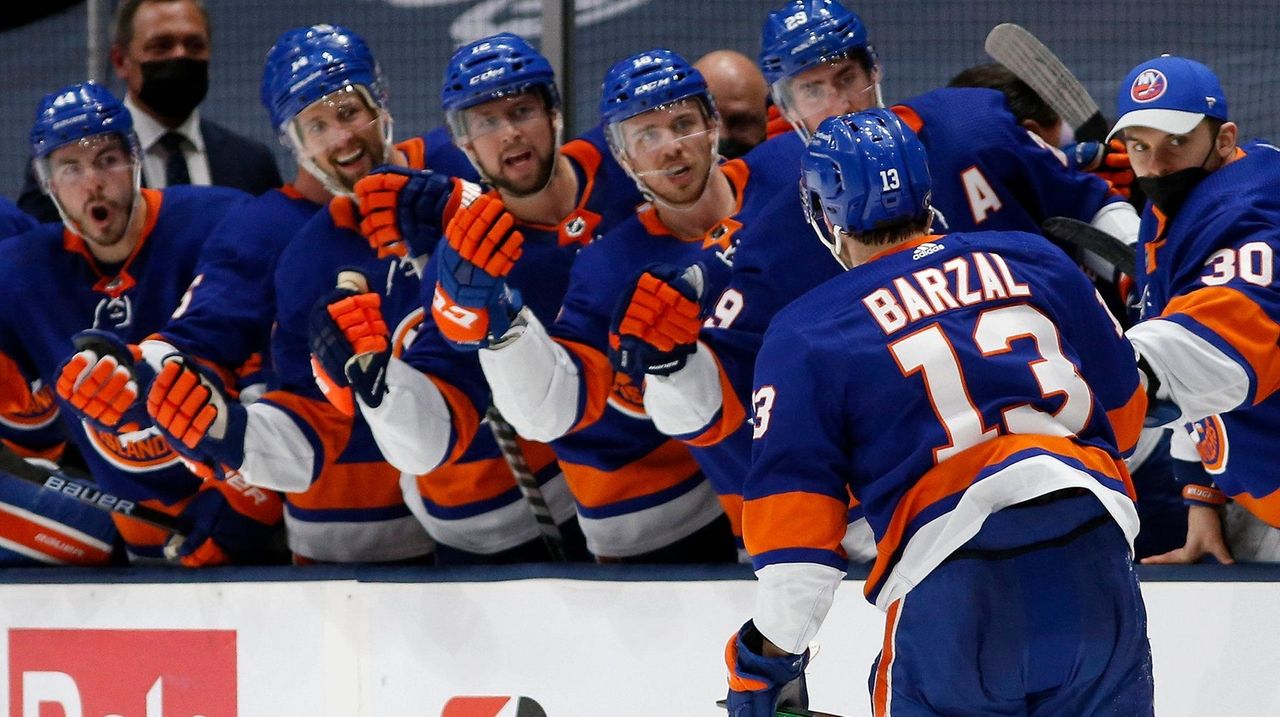 Islanders style: Play big without the big names - Newsday