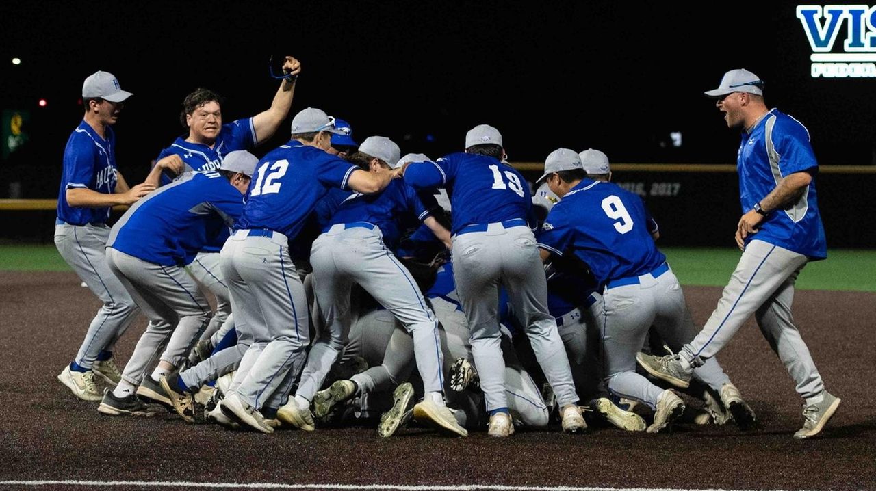 Hauppauge baseball team reaches state Class AA championship game - Newsday