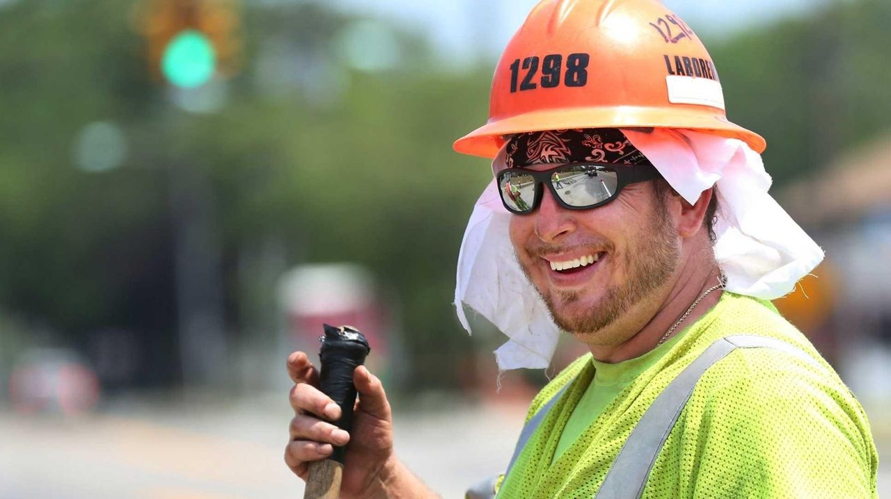 Officials Urge Long Islanders To Take Precautions In Extreme Heat