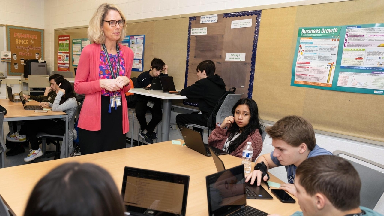 We should be teaching financial literacy in NY's high schools - Newsday