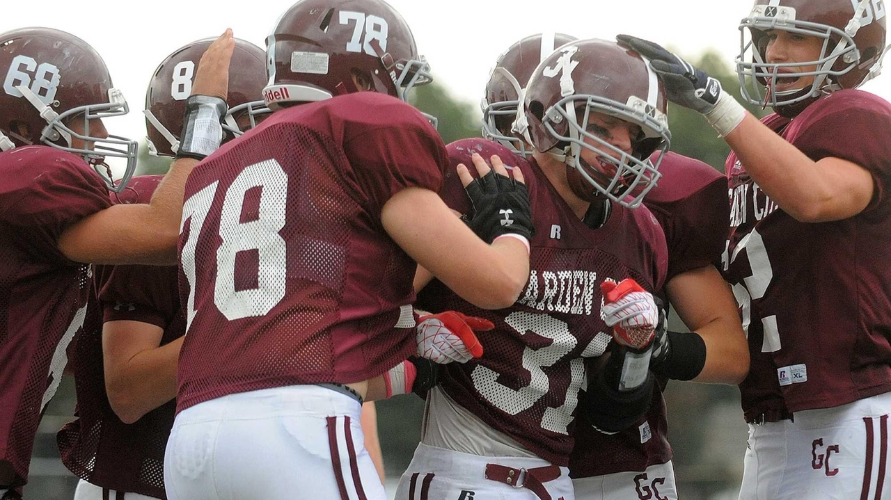 Garden City 28, Carey 20 - Newsday