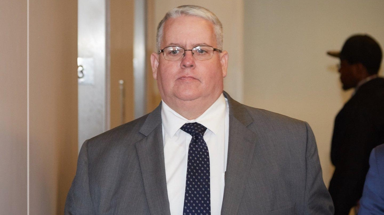 Defense lawyer says Islip bribery case is all about politics - Newsday