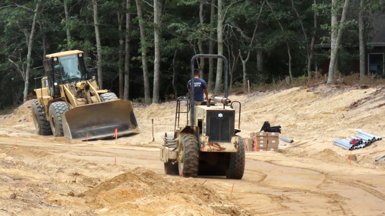 Shinnecock moving ahead with travel plaza plan as tribal leaders meet ...