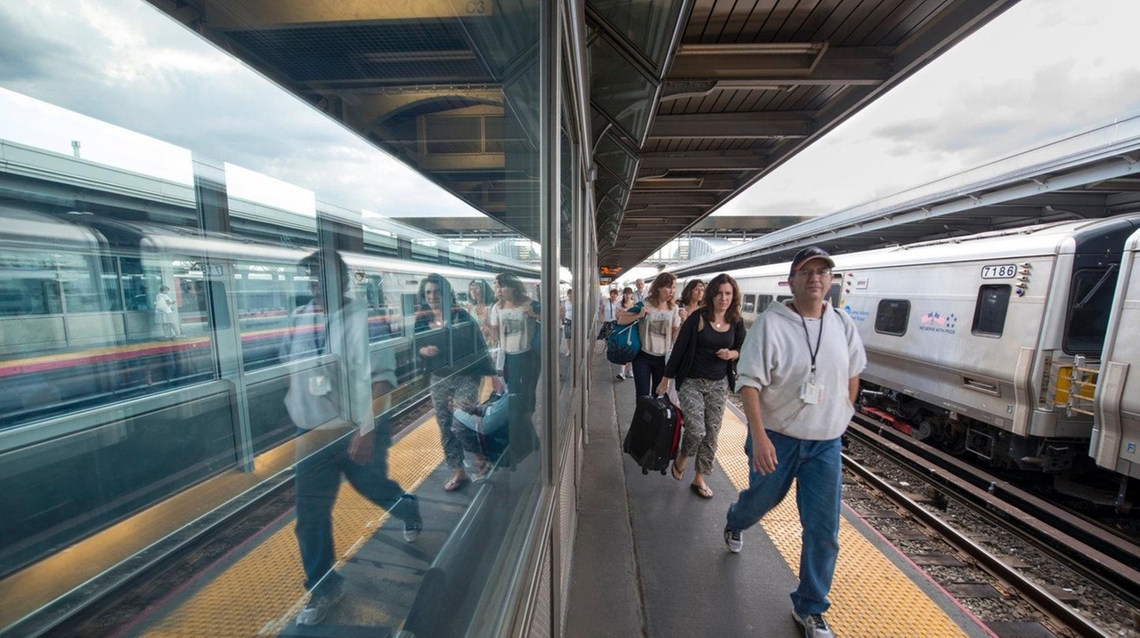 MTA: Some LIRR fares to increase 6% in 2017 under plan - Newsday