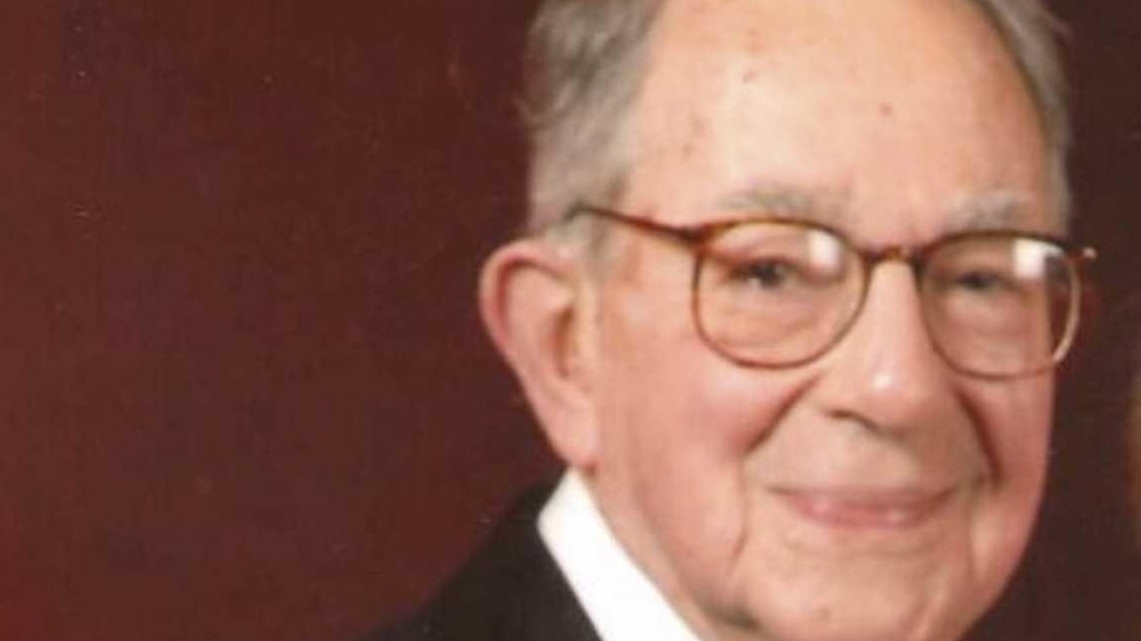 Howard Bauman dies; longtime Boy Scouts leader was 95 - Newsday