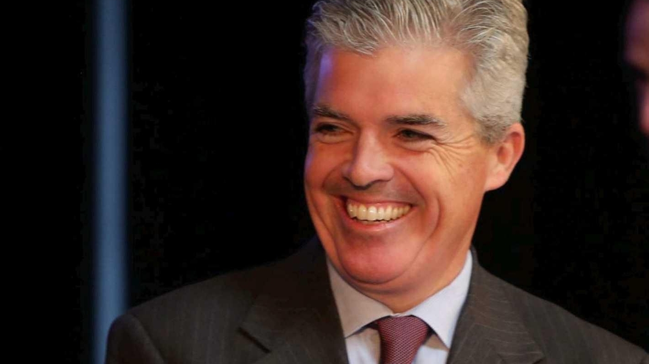Bellone budget would add new jobs to Suffolk County executive's office ...