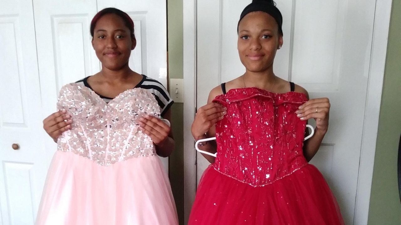 Twin sisters get free prom dresses thanks to Hampton Bays Library - Newsday