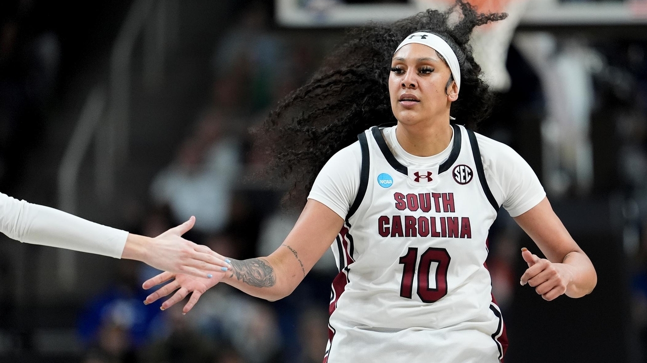 Kamilla Cardoso, South Carolina's leading scorer and rebounder, to ...
