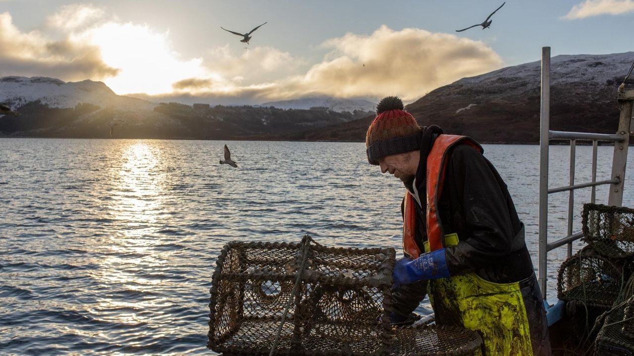 In Scotland, fishing trawlers scrape the seabed despite protection ...
