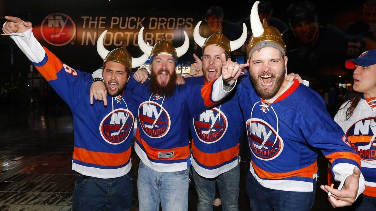 For Islanders fans, a new tradition takes root in Brooklyn - Newsday