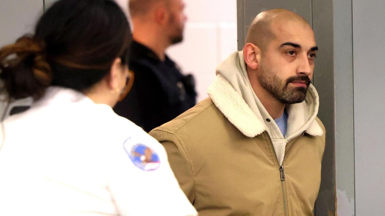 Vincent DiStasi charged with severely abusing 5-week-old son who ...