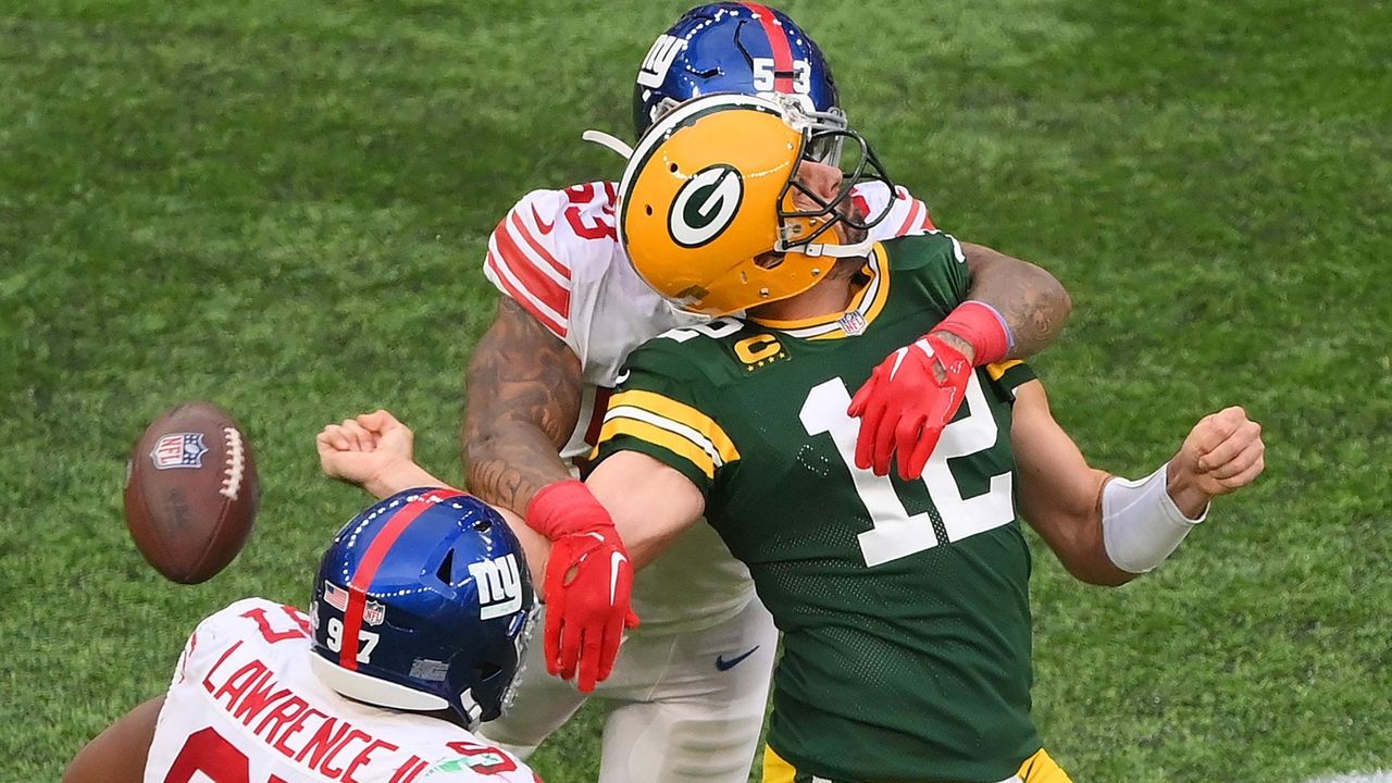 Giants' defense catches Aaron Rodgers in a London tourist trap - Newsday