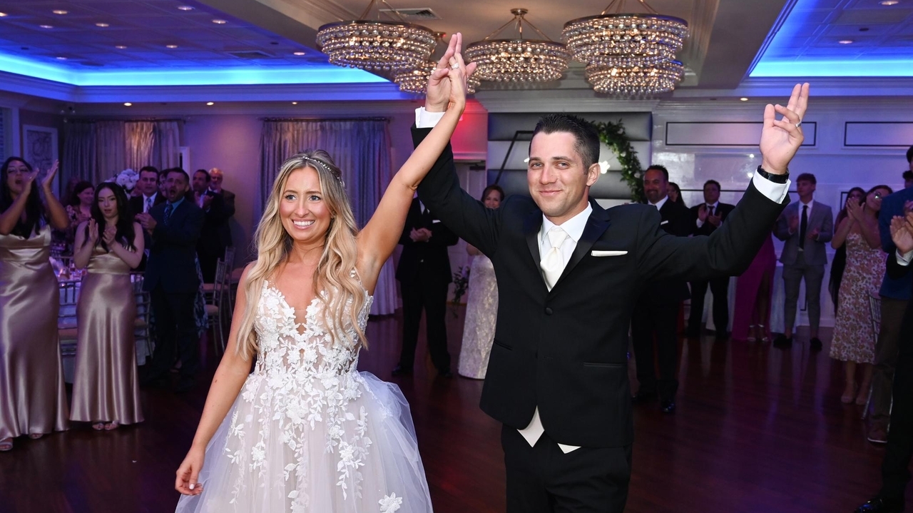 I Do!: Anthony Sindone and Danielle Forsyth of Holbrook - Newsday