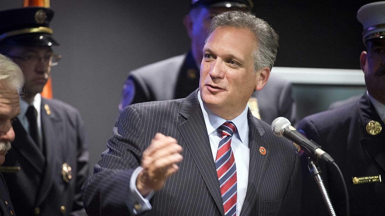 Edward Mangano's plan: Stay the course - Newsday
