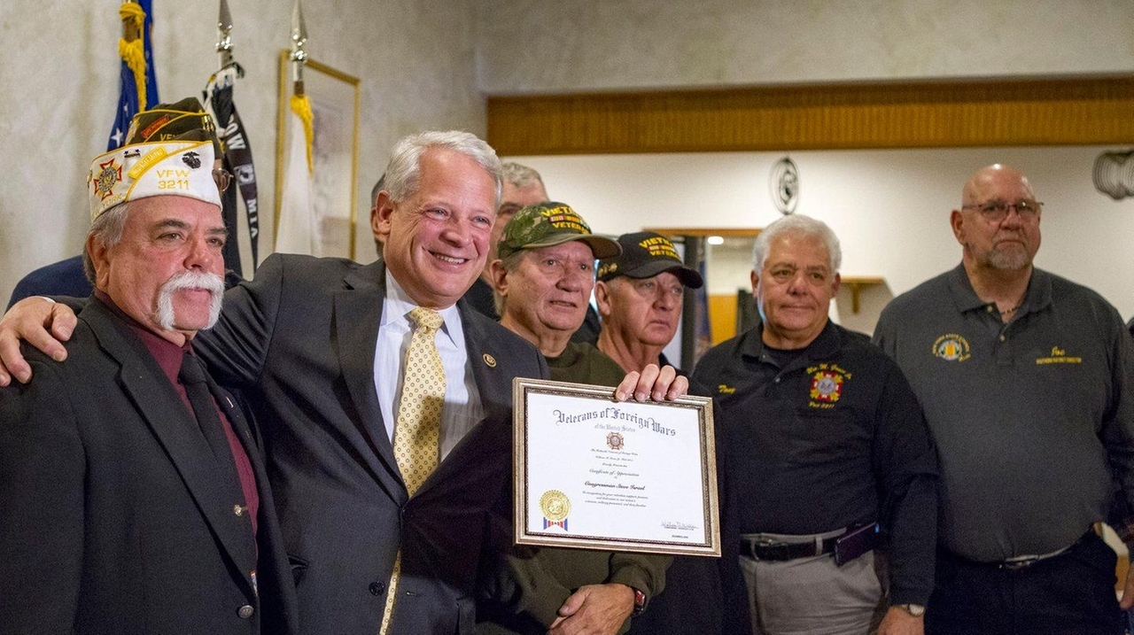 Rep. Steve Israel says goodbye to Long Island’s veterans - Newsday