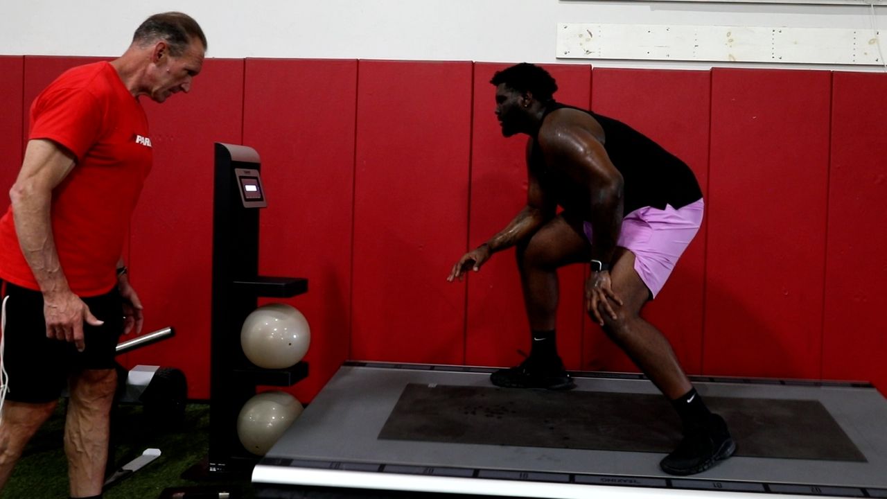 Watch Mekhi Becton's workout at Parisi Speed Center - Newsday